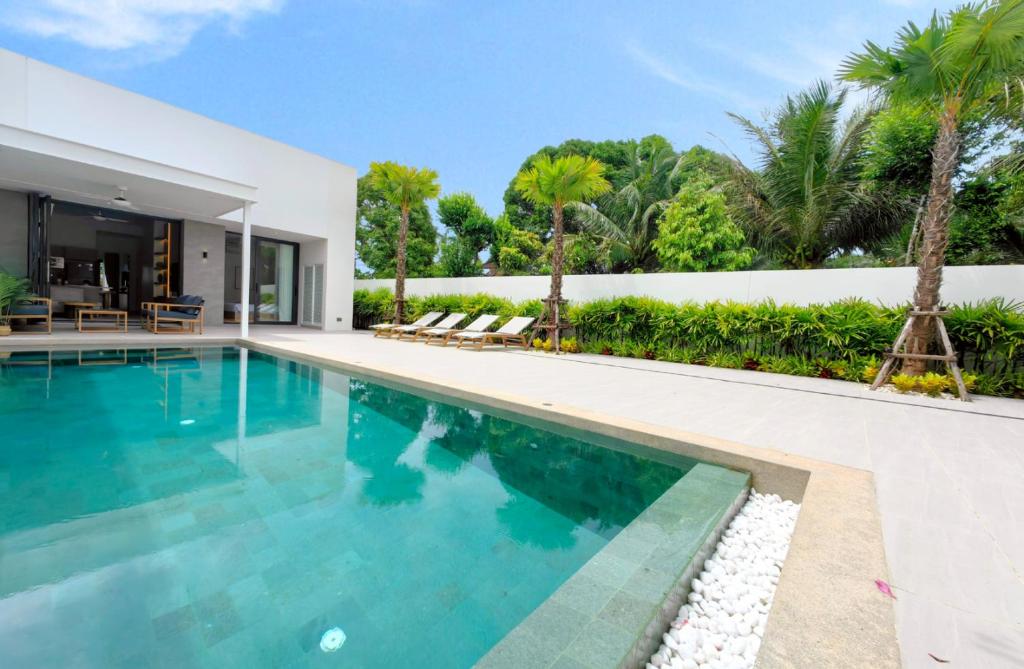 Phuket Luxury Pool Villa - Christina, Ban Phak Chit (preços atualizados ...