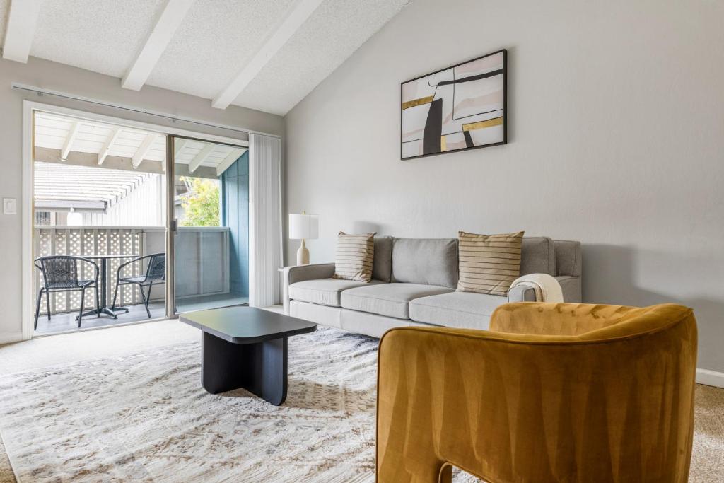 Blueground West Valley pool nr Park SFO-2050, Rancho Rinconada (updated ...