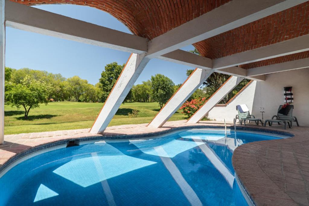 Casa Mexicana con Alberca Techada y Jardín, Tequisquiapan (prezzi ...