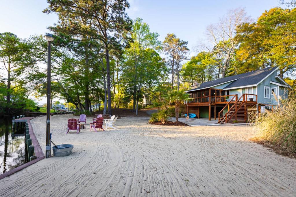 Secluded Waterfront Retreat With Backyard Beach, Kitty Hawk Beach ...
