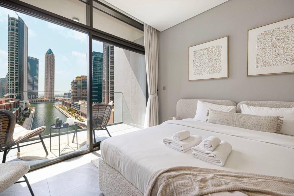 StayMada - Peninsula Waterfront and Pool Views, Dubajus (atnaujintos ...