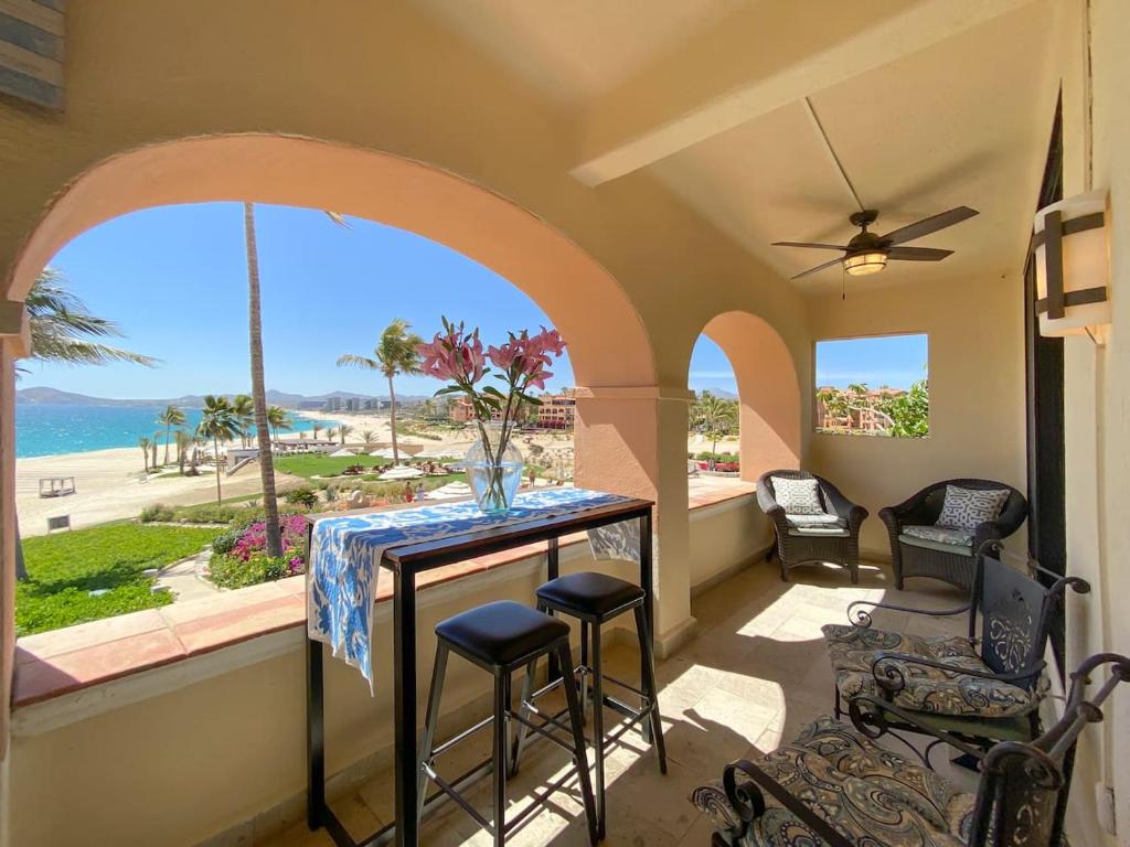 Beachfront Hacienda Style Condo، El Bedito (أسعار محدثة لعام 2026)