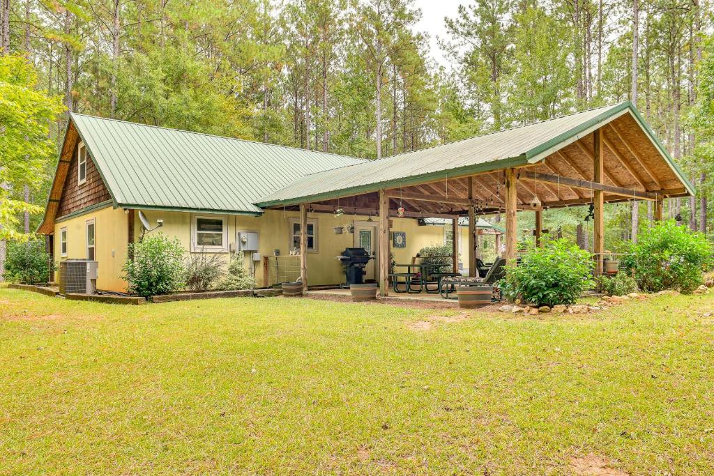 Forested Family Hideaway Near Lake Sinclair!, Meriwether (vuoden 2026 ...