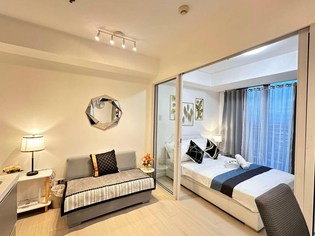 1BR Condotel in Azure Urban Resort Near NAIA #BH2, Sampong ...