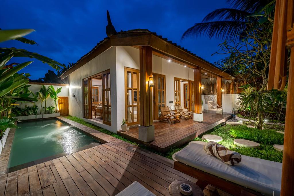 Orion by DH - Romantic Chic Villa -- Private Pool - Garden Tub Retreat ...