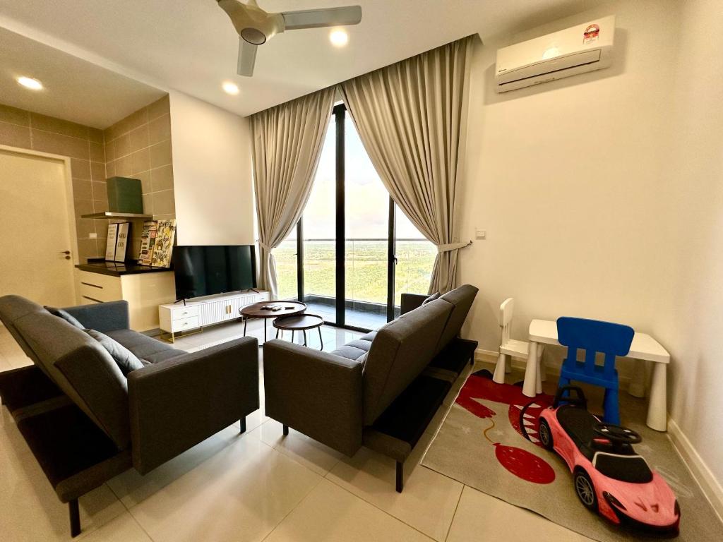 D'Pristine 4 bedder apartment opposite Legoland and Medini mall ...