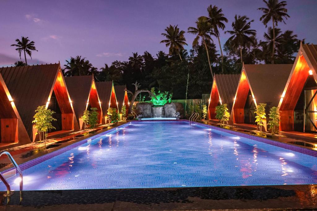 Royal Empire Resort, Pūvār (updated prices 2026)