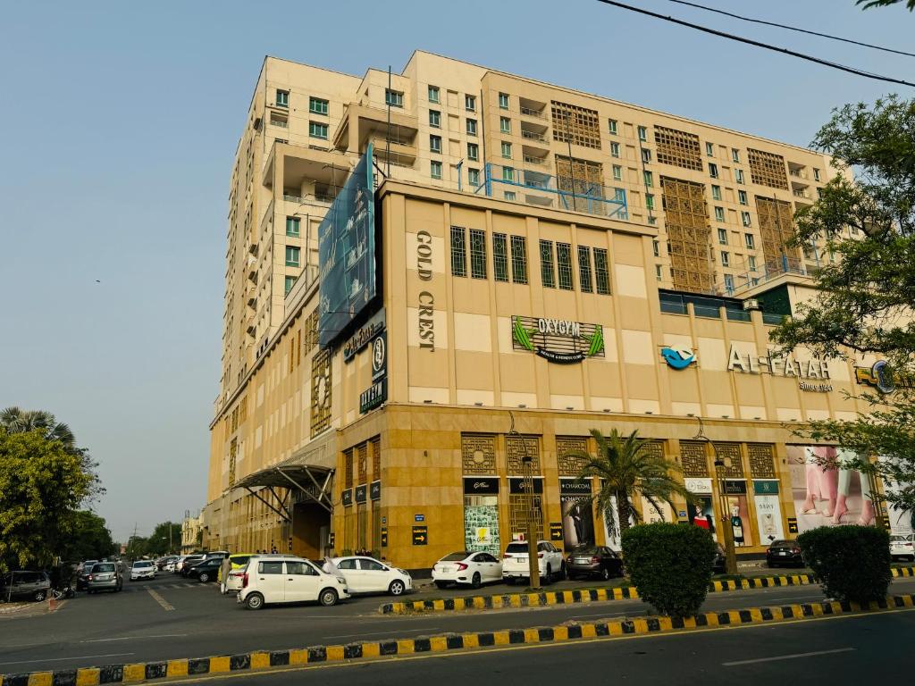 Gold Crest Mall Premium Residency DHA - Phase 4 Lahore, Lahore (prețuri ...