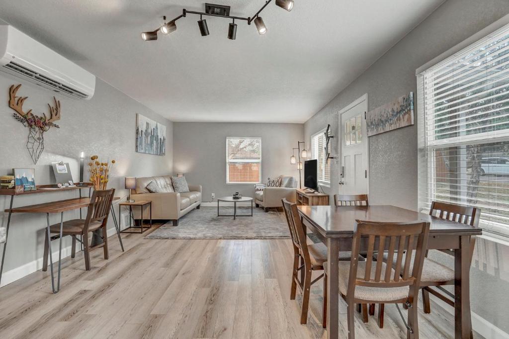 1313 Cooper, Colorado Springs (updated prices 2026)