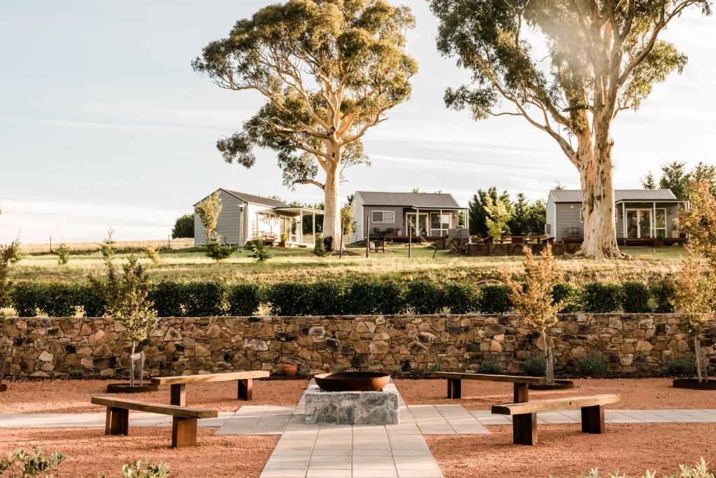 Tallagandra Hill Winery Cottages, Gundaroo (updated prices 2026)