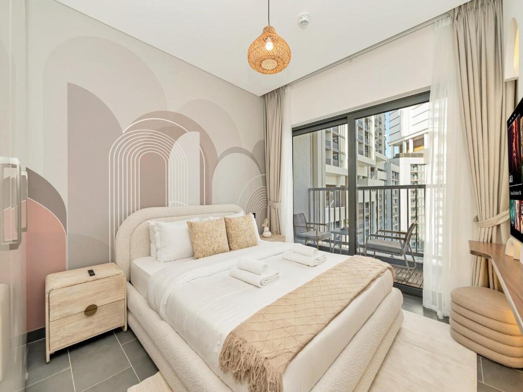 Royal Vista - Stunning Boho Style 1BR with 5 Star Amenities, Dubai ...