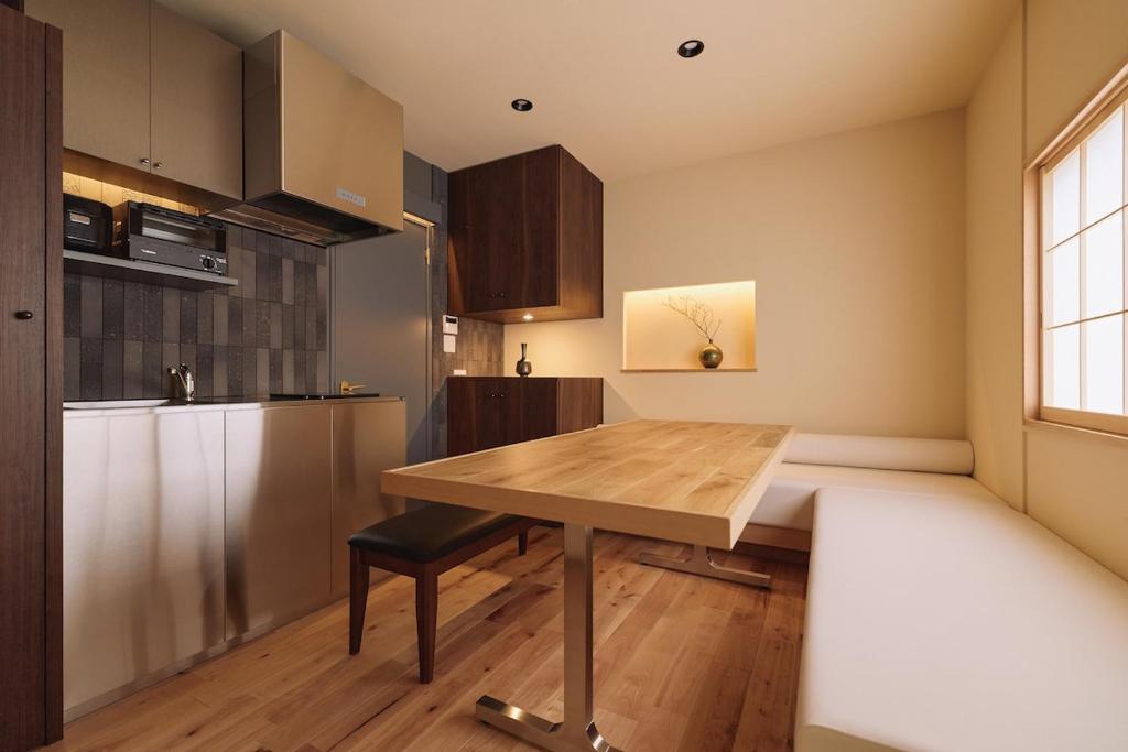 Home suite Home Hatsudai - 1 stop from Shinjuku! Your urban hideaway ...