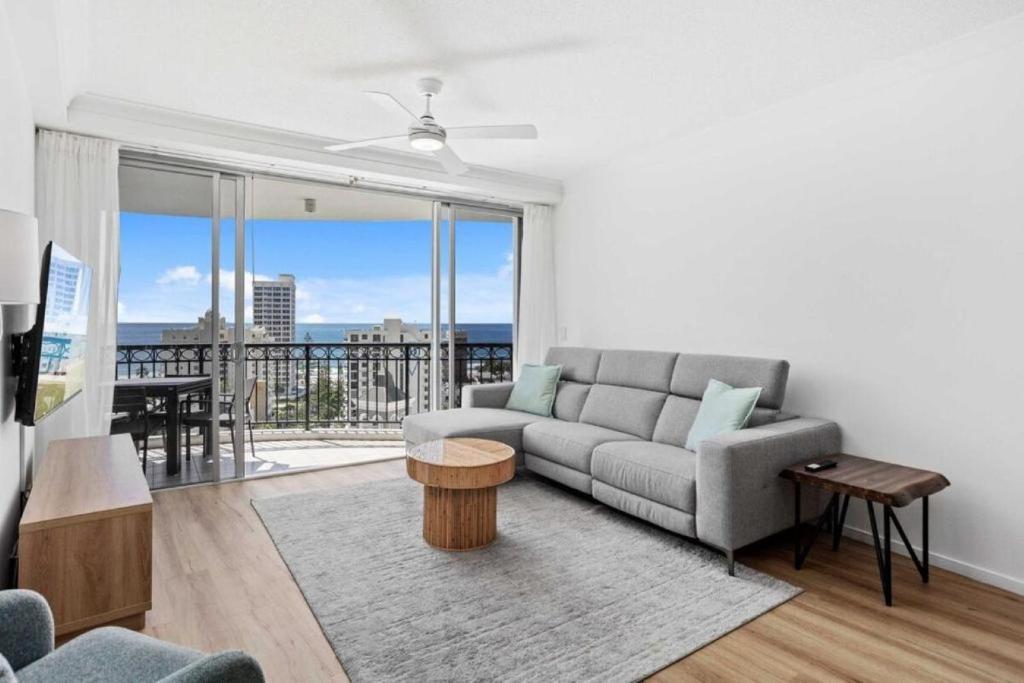Direct 12th Floor Ocean Views in Chevron Towers, Gold Coast (updated ...