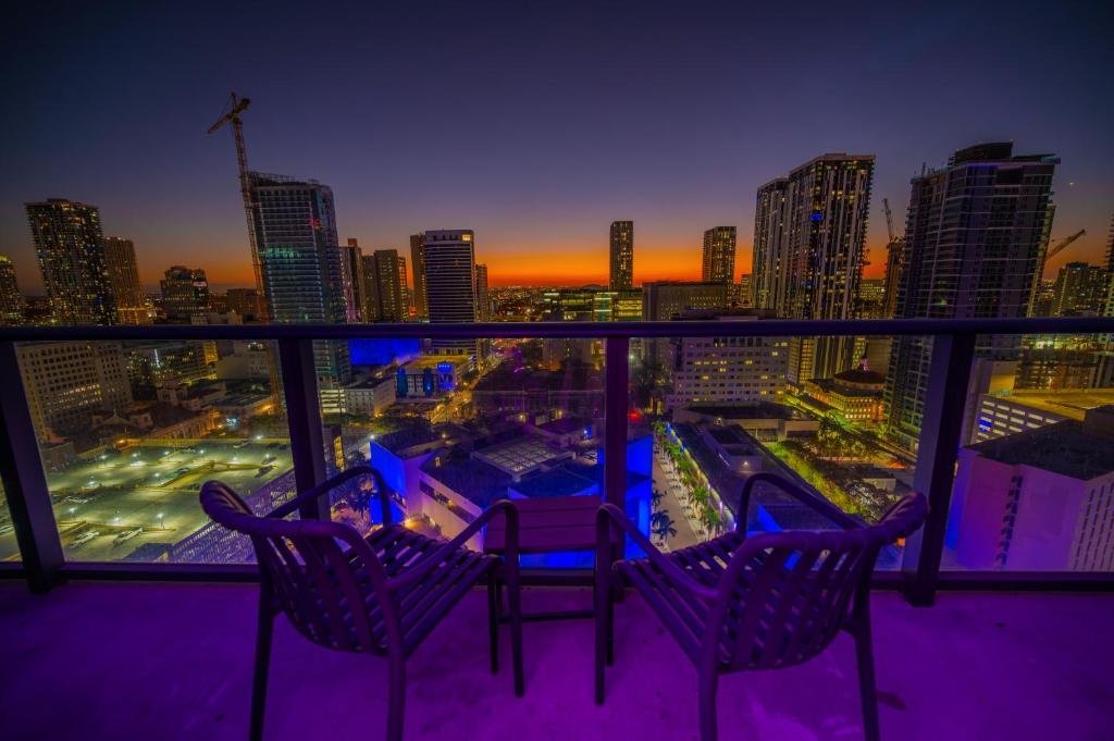 Brickell District Luxury Suites - Free Parking - Balcony - Gym ...