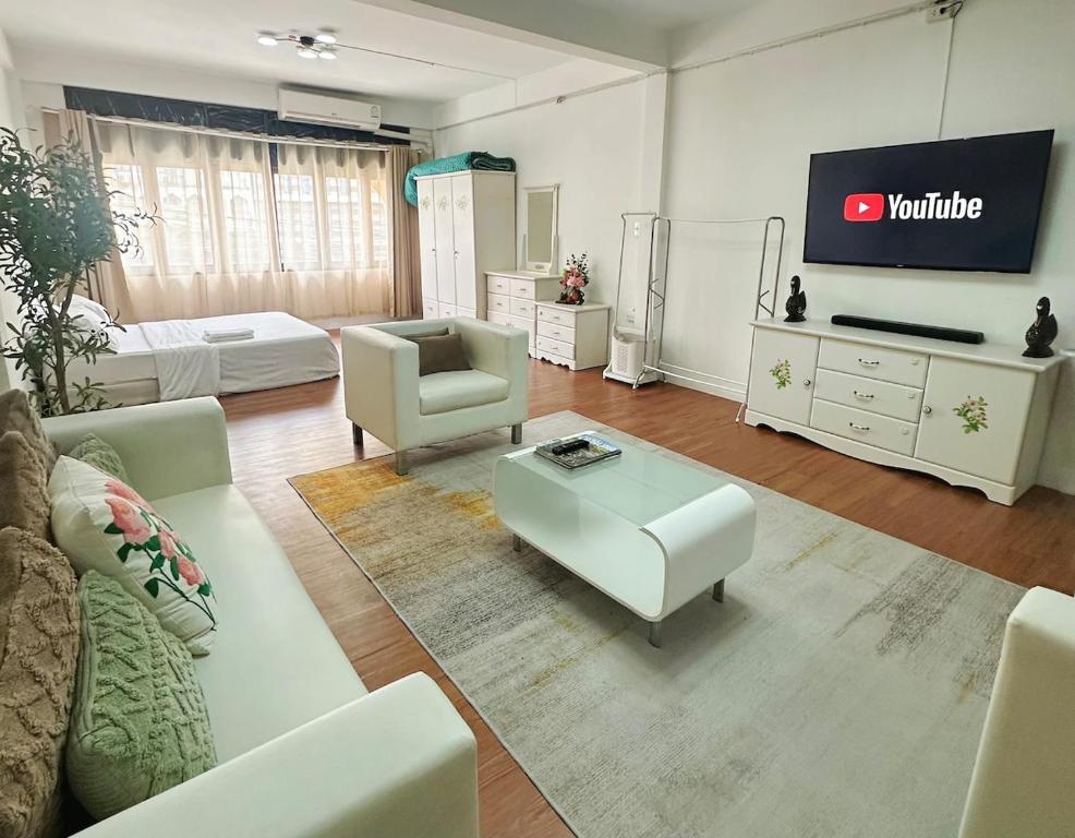 Spacious, just an 850m walk to MRT Rama 9 station, Bangkok (2026. aasta ...