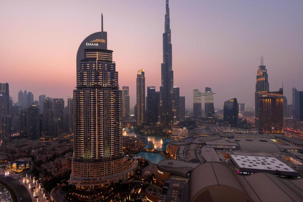 Unobstructed Burj Fountain View Near Dubai Mall, Dubai (prezzi ...