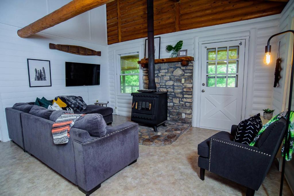 River Trail Log Cabin|On River|Kayaks|Ping Pong, Kingsbury (updated ...