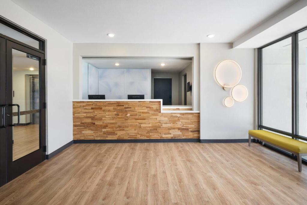 ECHO Suites Extended Stay by Wyndham Springfield Airport PLZ ...