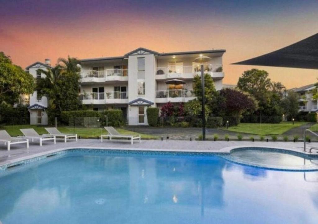 Burleigh Breeze 2 Bed Beach Walk Retreat, Gold Coast (updated prices 2026)