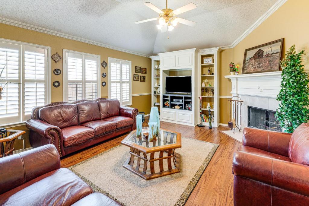 Family Home Near I-80 in Suburban Dallas Sidekick, Forney (preços ...
