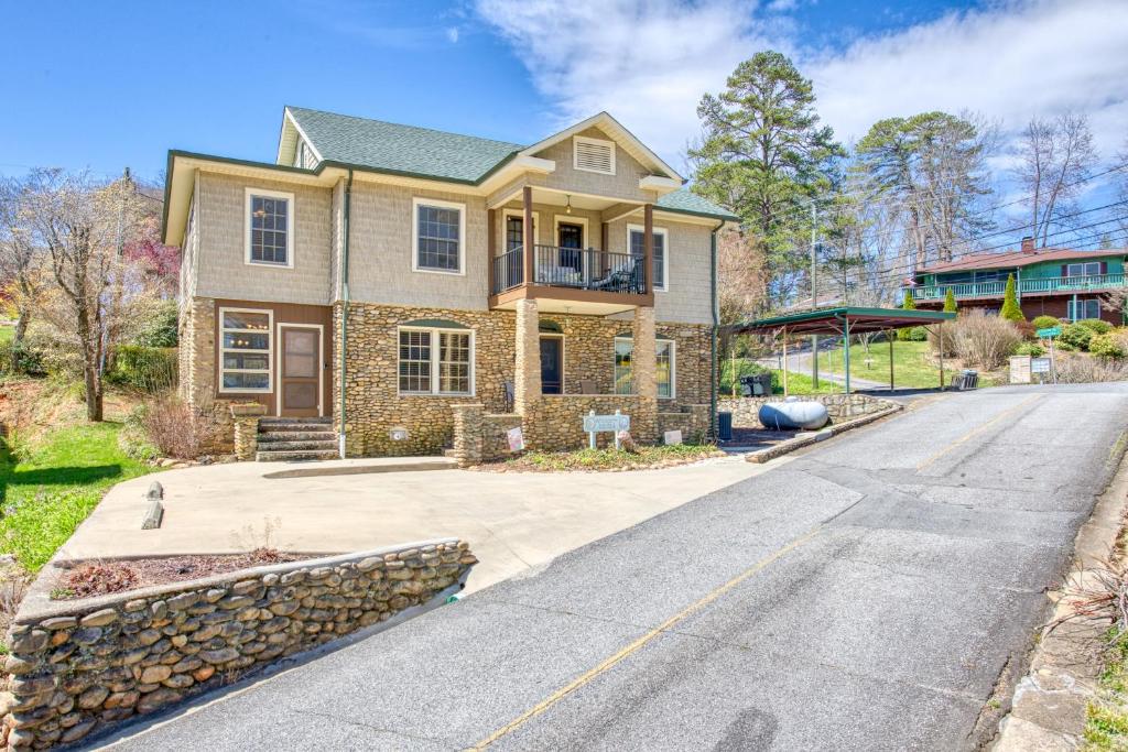 Lyons Den - Upper, Lake Junaluska (updated prices 2026)