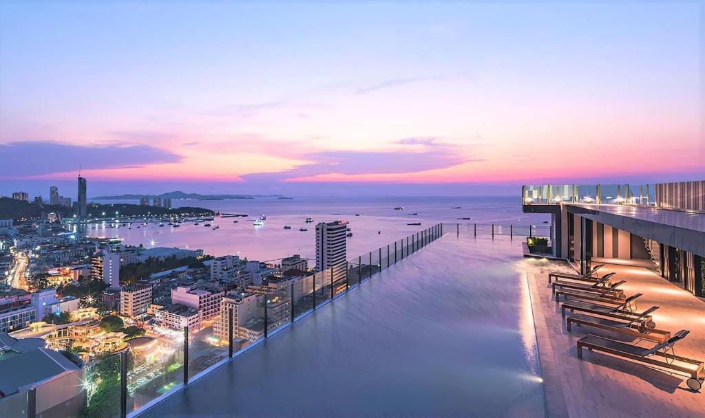 Best Location of Pattaya, Infinity Pool Walk To The Beach, Патая ...