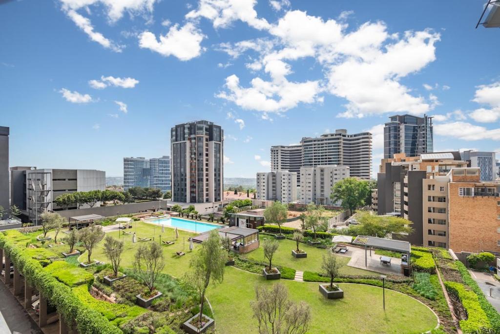 Sandton Central Luxury Westpoint 2 bed 2 bath Apartment - near Nelson ...