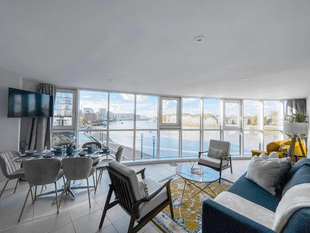 Luxury Riverside Retreat with Stunning Views, London (updated prices 2026)