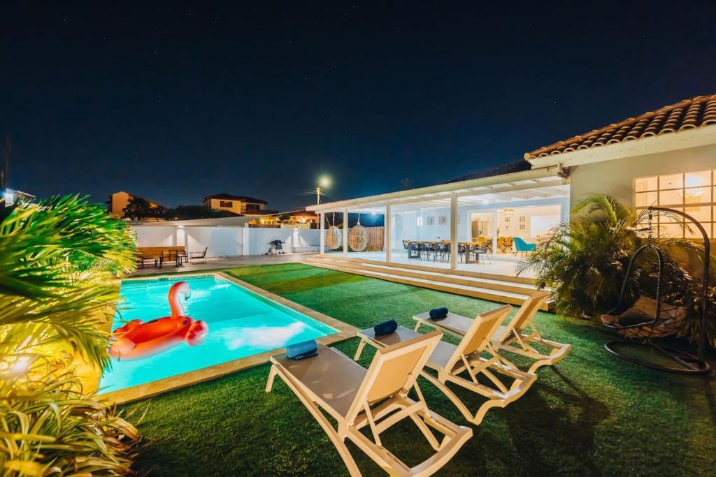 Local Vibes Villa, Big Pool and Outdoor, 10 sleeps, Soledad ...