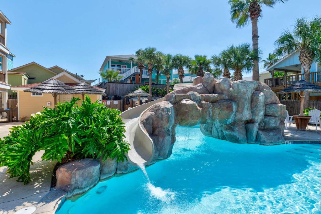 Cajun Shrimp Min to Beach Resort Pool & Slide, Port Aransas (tarifs ...