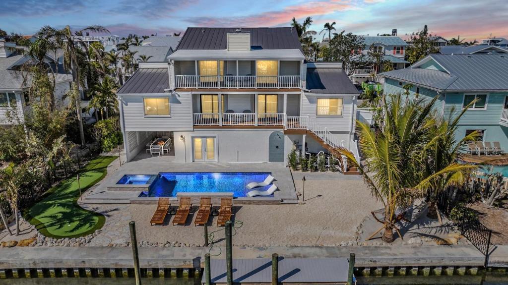 Luxury Waterfront - Sauna - Games - Minigolf - Gym, Anna Maria (tarifs ...