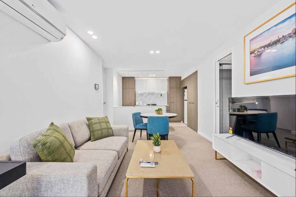 Modem One Bedroom Apartment on Northbourne Avenue, Downer (2026. aasta ...