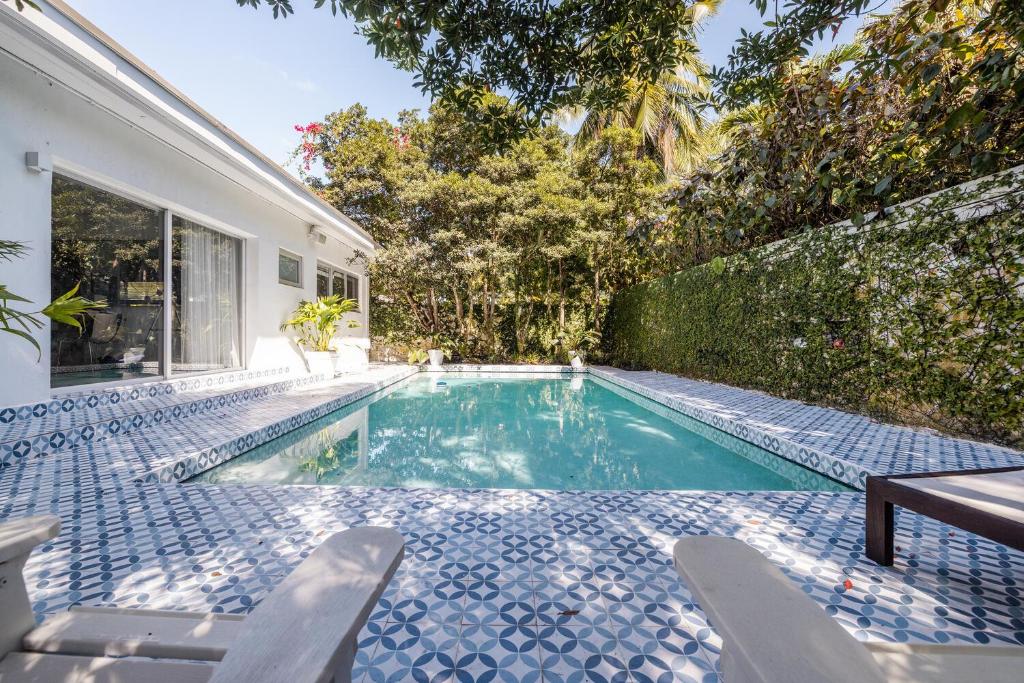 Artist Den Cozy Home with Pool and Parking، ميامي (أسعار محدثة لعام 2026)
