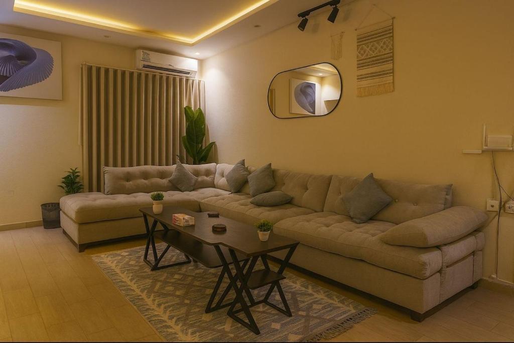 غرفة وصالة بالفلاح, Rijadas (atnaujintos 2025 m. kainos)