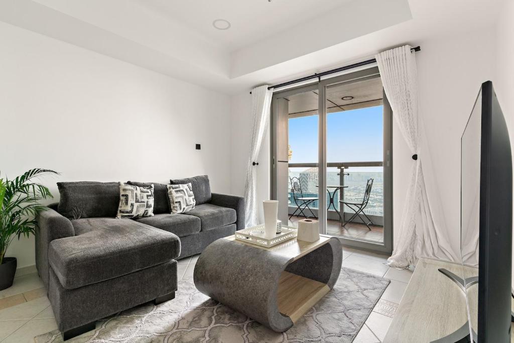 FIRST CLASS 1BR Luxury Marina Retreat, Dubai (updated prices 2026)