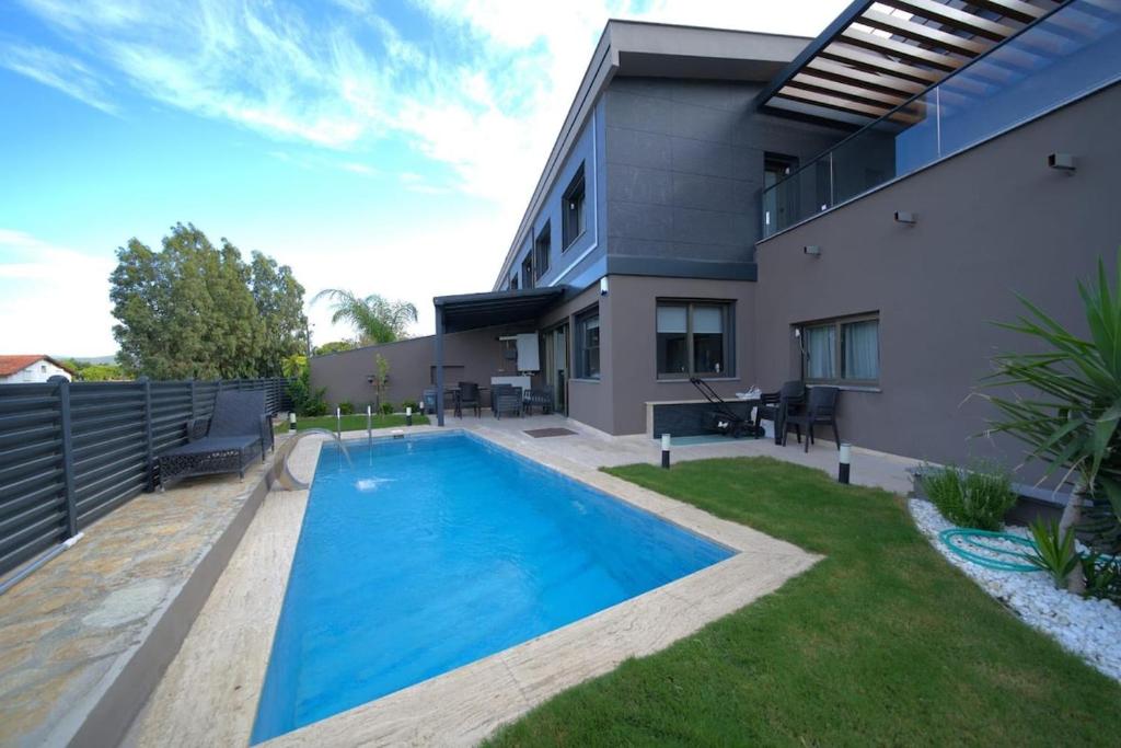 Luxury Villa in Urla Private Pool & Smart Home، أورلا (أسعار محدثة لعام 2025)