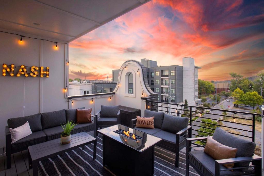 2 Adjacent Luxury Homes Rooftop Decks & Game Rooms, Nashville (updated ...