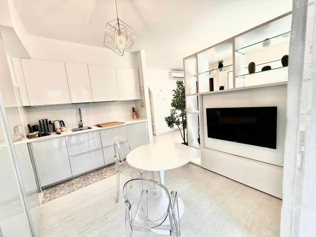 Live House-Attico, ampio e luminoso monolocale, Milano (posodobljene cene za leto 2025)