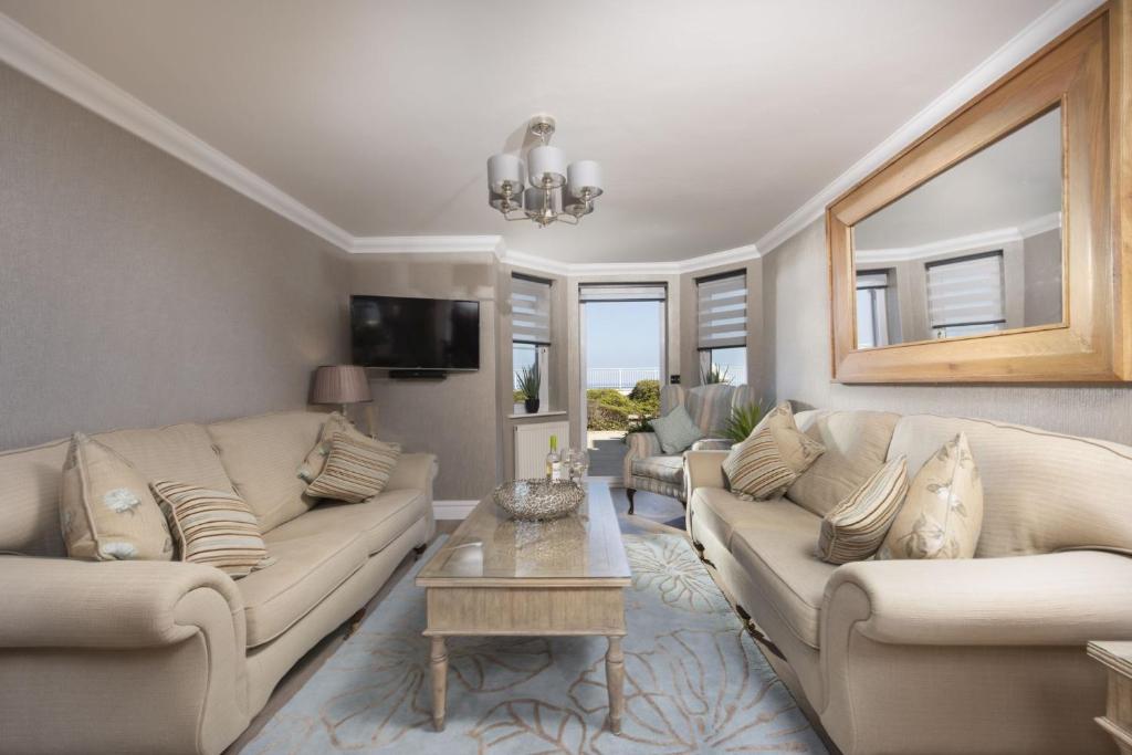 Crystal View, Compass Point - Sea View - Free WiFi & Parking - Close to ...