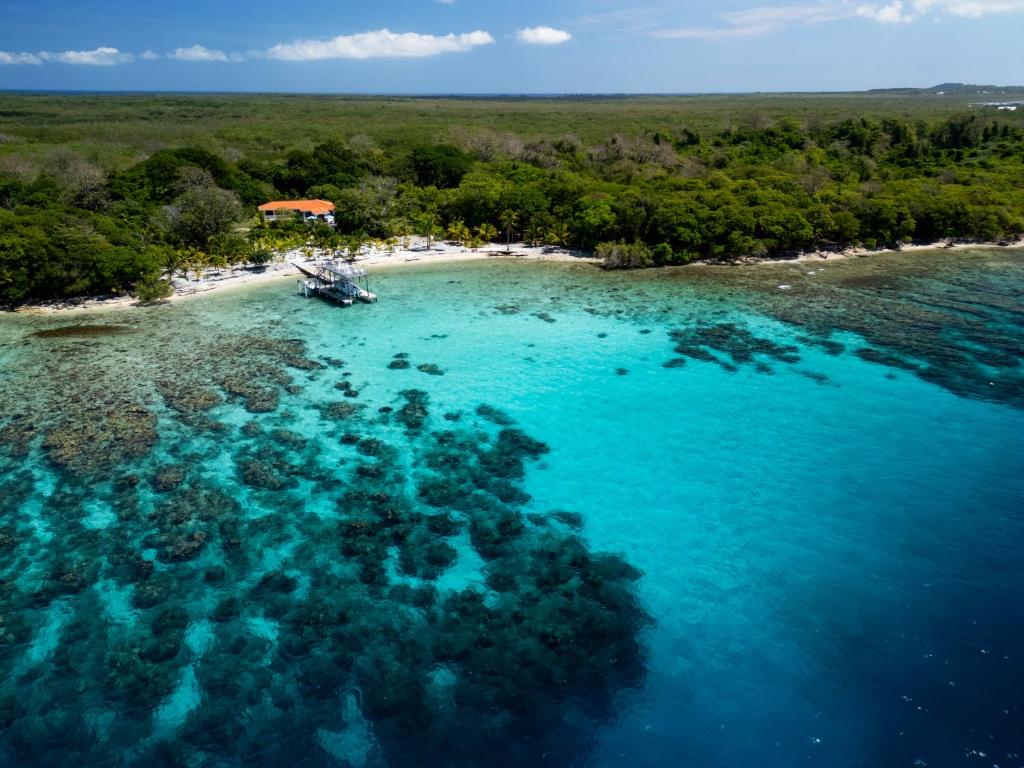 The Hacienda Beach Resort, Útila (precios actualizados 2025)