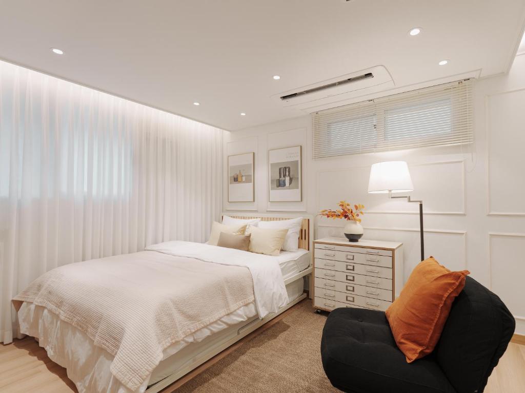 John Stay, Seoul (updated prices 2026)
