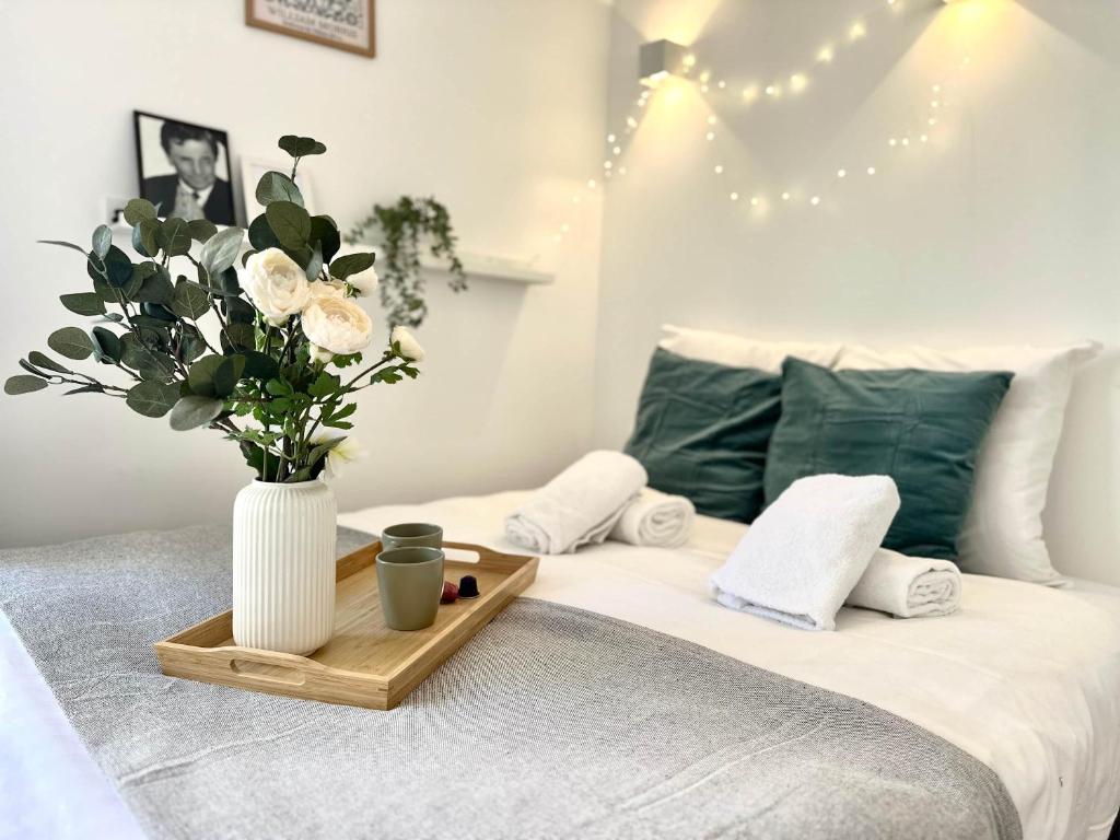 New 144 Suite Falk - Cosy Apartment Paris Center, Paris (prețuri ...