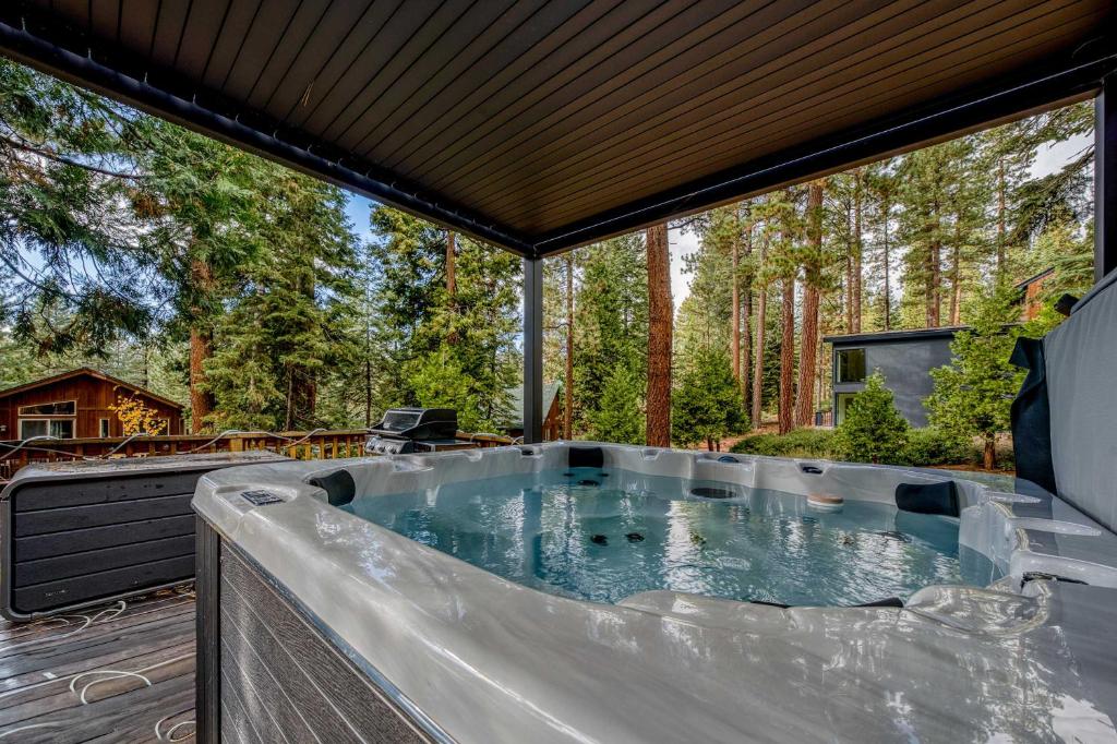 Kings Beach Retreat Hot Tub & Game Loft, Kings Beach (precios ...