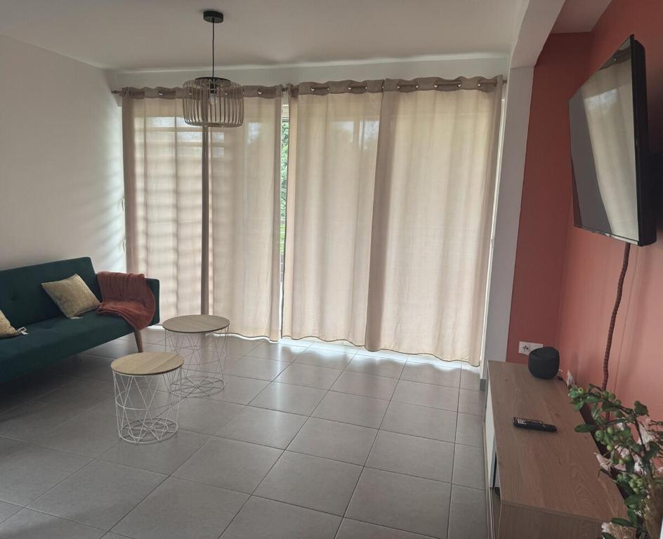 Ecrin de Ventris, Cayenne (2025. aasta uuendatud hinnad)