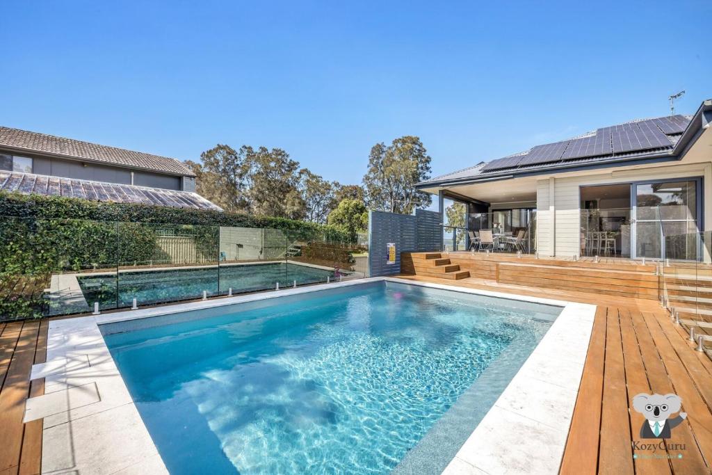 KozyGuru | Chittaway Point | Lakeside Luxe Retreat, Chittaway Point ...