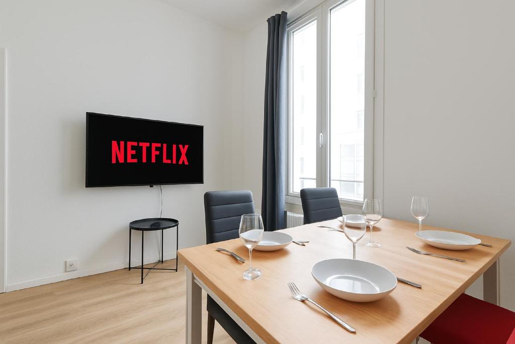 Eiffel Tower 2 Heart of Paris 1BR-4P with NetFlix, Paris (updated ...