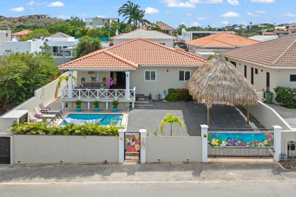 Villa Casa Luz Color Curaçao, Jan Thiel (updated prices 2026)