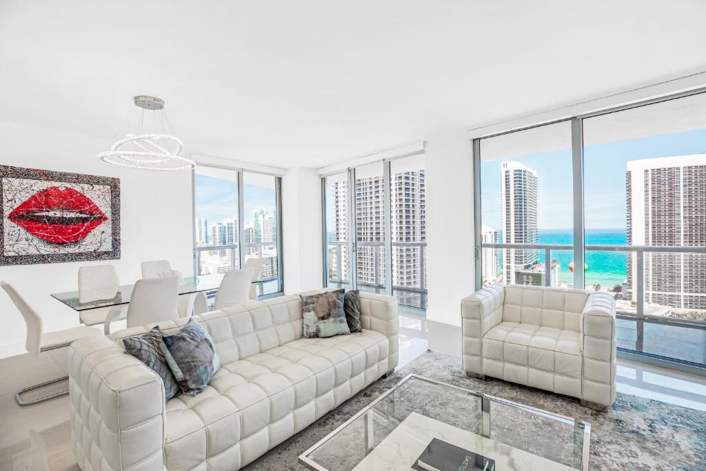 Beachwalk Resort - Waterfront huge 3-Bedroom apartment with direct ...