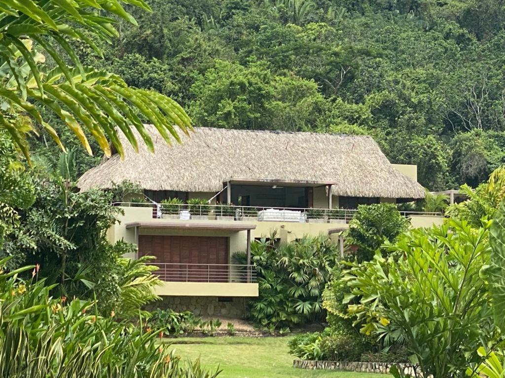 Penthouse de Lujo-Mesa de yeguas Country Club Golf lago Naturaleza อานา ...