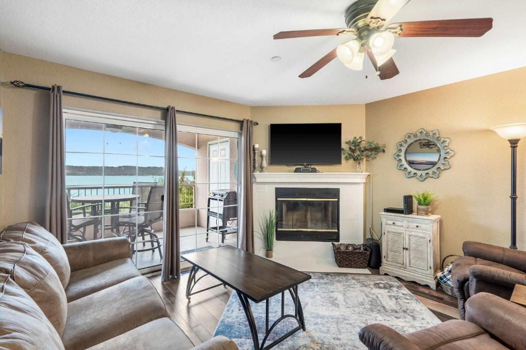 Lake Harbour on TRL - For 6, Oakmont (updated prices 2026)